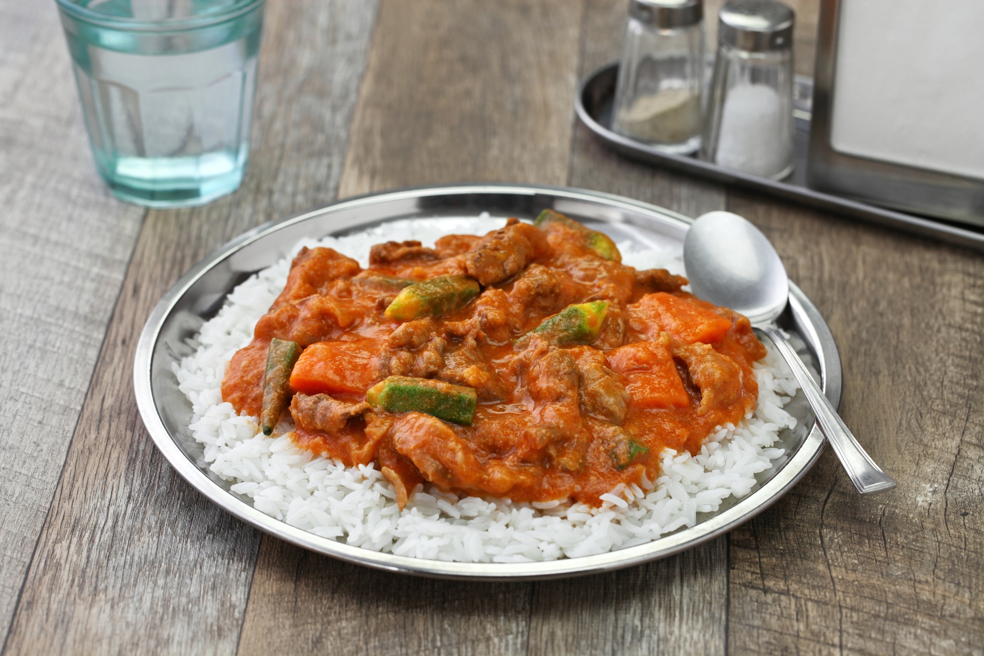 Recette du mafé au poulet : les épices qui font toute la différence